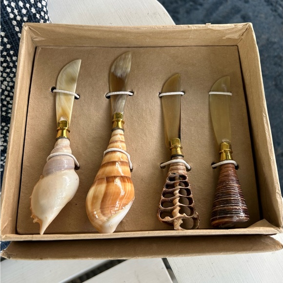 Vintage | Dining | Vintage Seashell Horn Spreader Knives | Poshmark